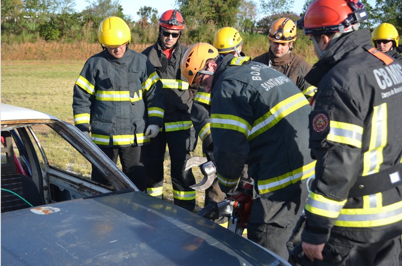 Bombeiros de Restinga Sêca recebem treinamento de resgate veicular ...